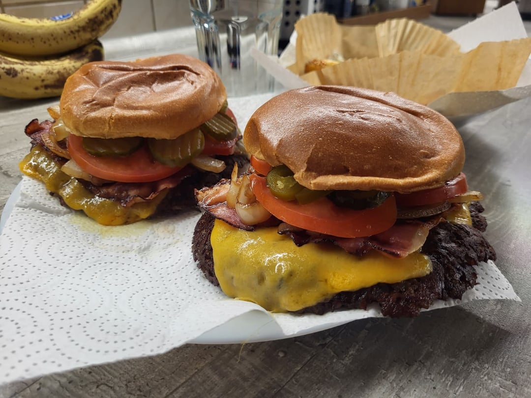 First ever iron skillet, first ever smashed burger! - Dining and Cooking