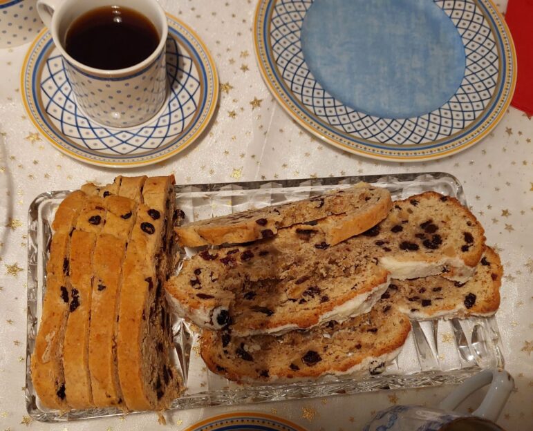 It's got mulled wine and lederhosen - so is Chicago's Christkindlmarket ...