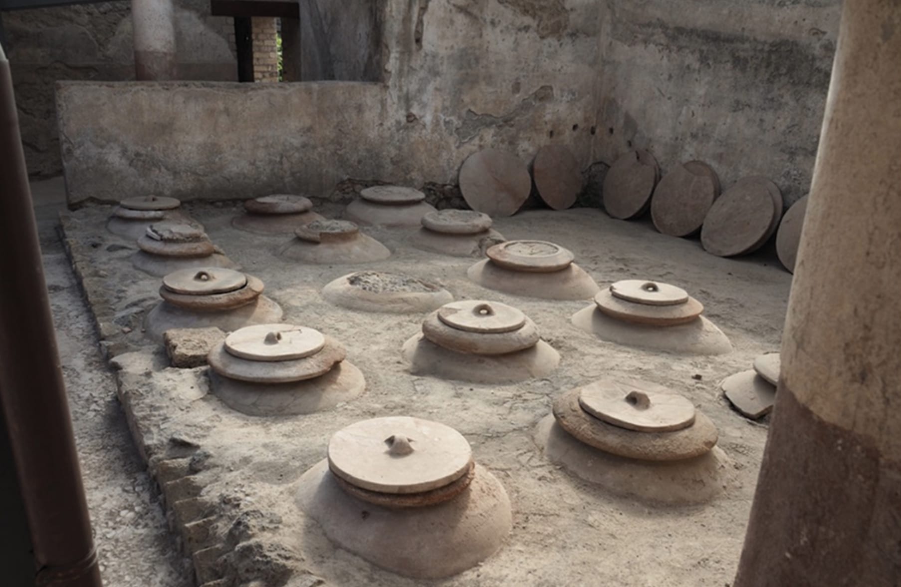 Archaeologists Recreate the Taste of Ancient Roman Wine - Dining and ...