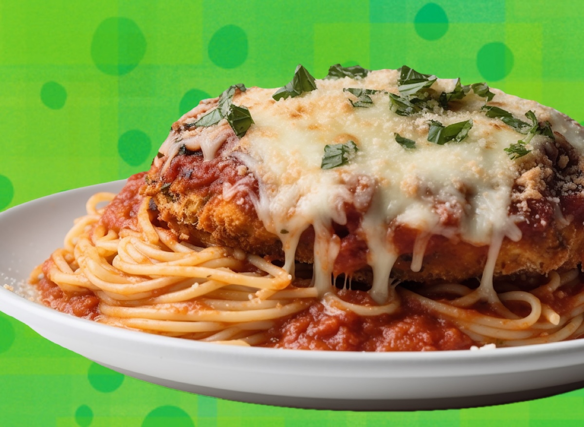 4 Chain Restaurants With the Best Chicken Parmesan, According to Chefs ...