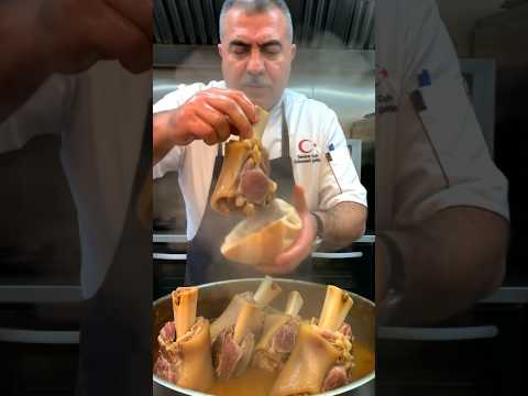 Turkish man selling delicious boiled lamb shanks | boiled beef | Beef ...