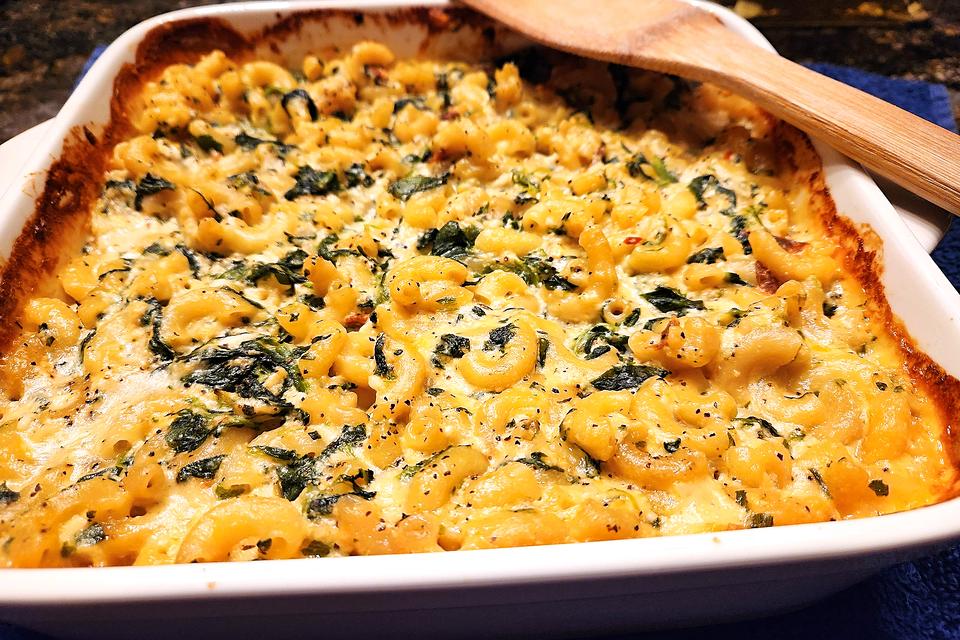 Creamy High-Protein Mediterranean Diet Macaroni & Cheese Casserole ...