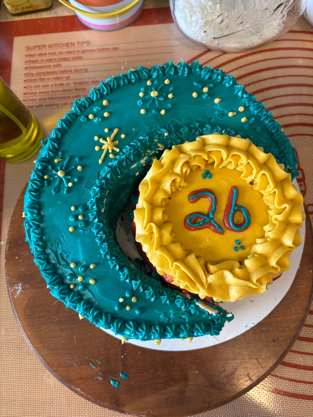 First attempt at a sun and moon cake! - Dining and Cooking