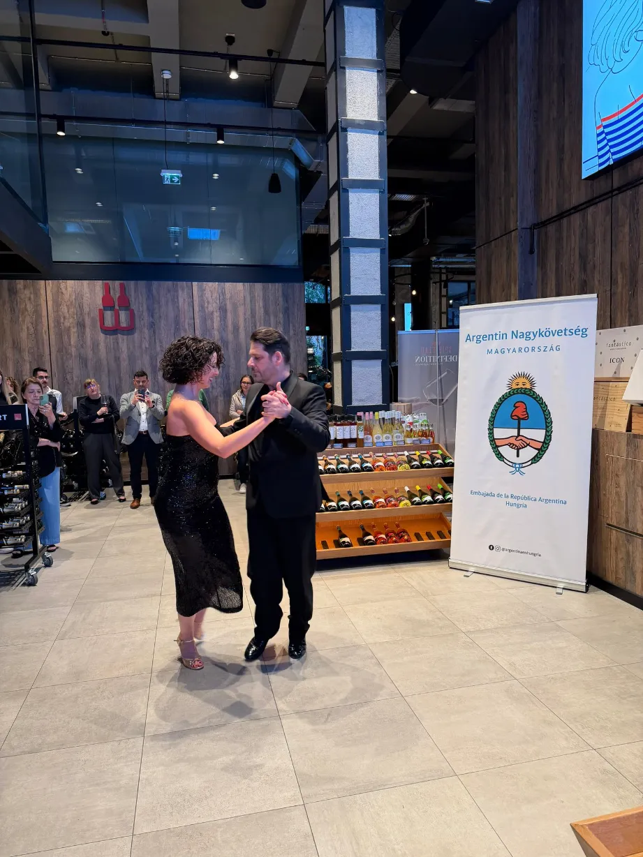 Argentine Embassy celebrated Malbec World Day in Budapest - Dining and ...