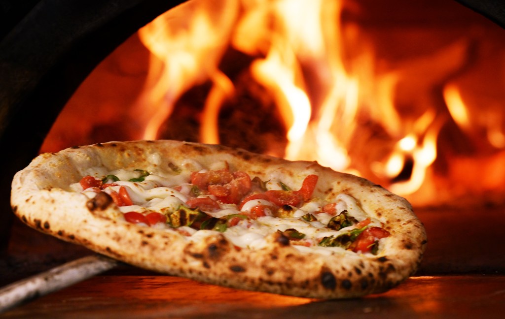Review: San Rafael restaurant delivers authentic Neapolitan pizza ...