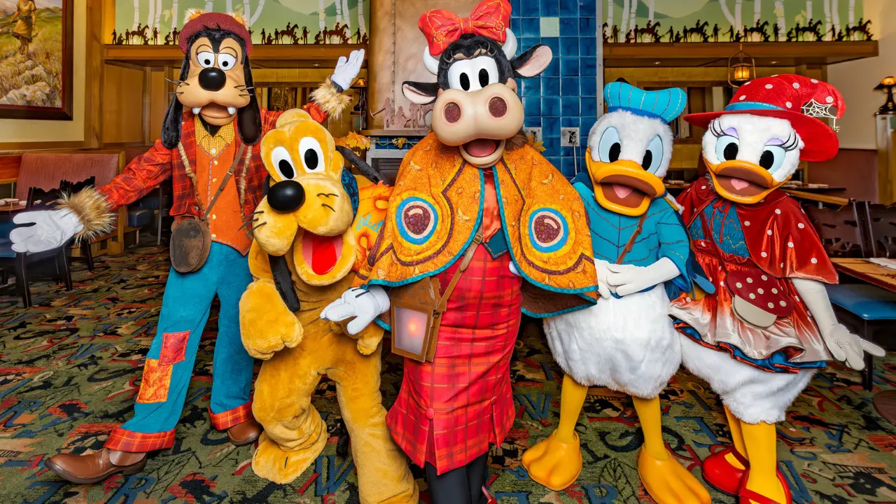 Halloween Themed Character Dining Returning to the Disneyland Resort ...
